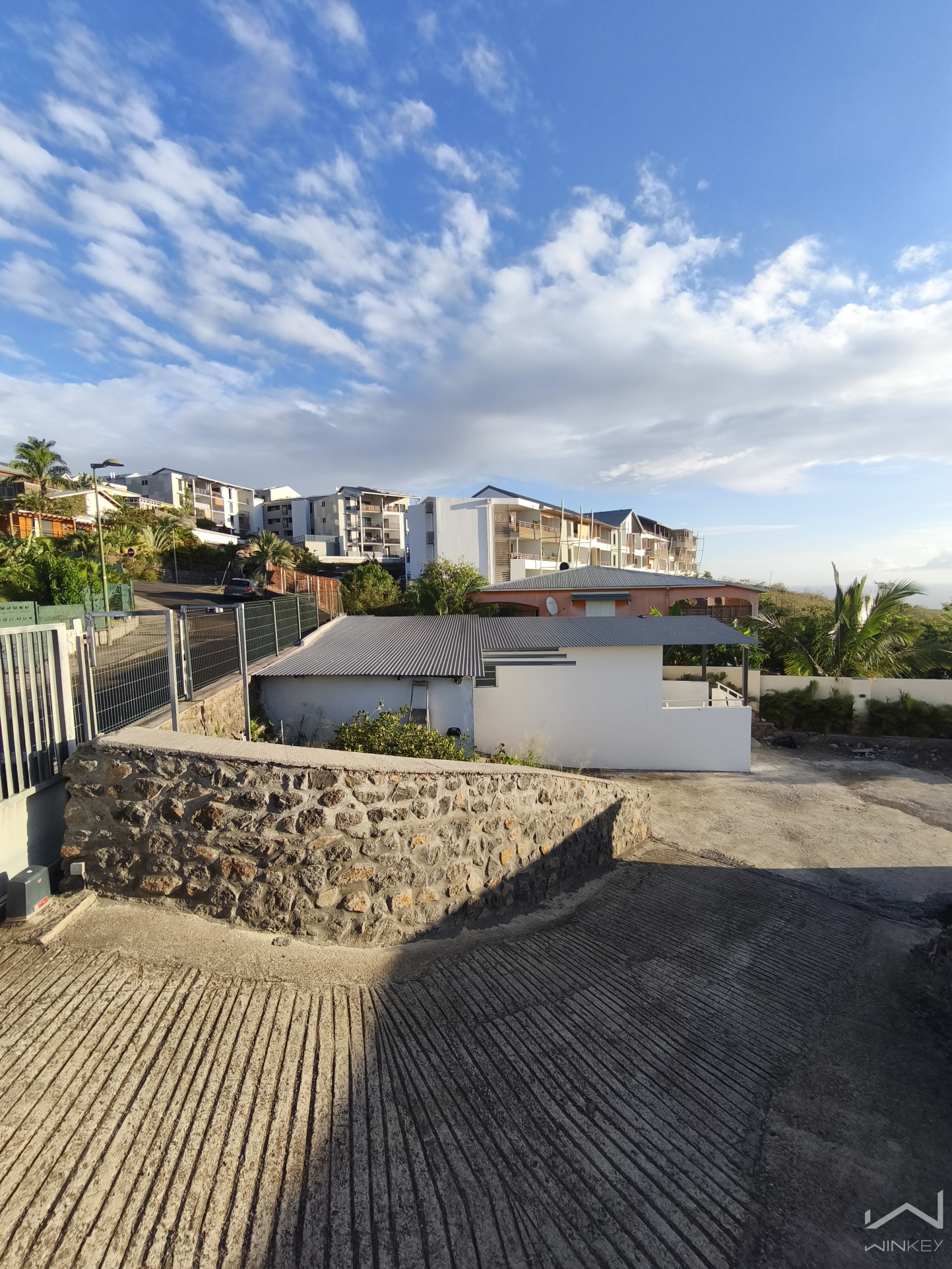 VILLA AVEC VUE MER PANORAMIQUE À 180° – PITON SAINT-LEU | WINKEY