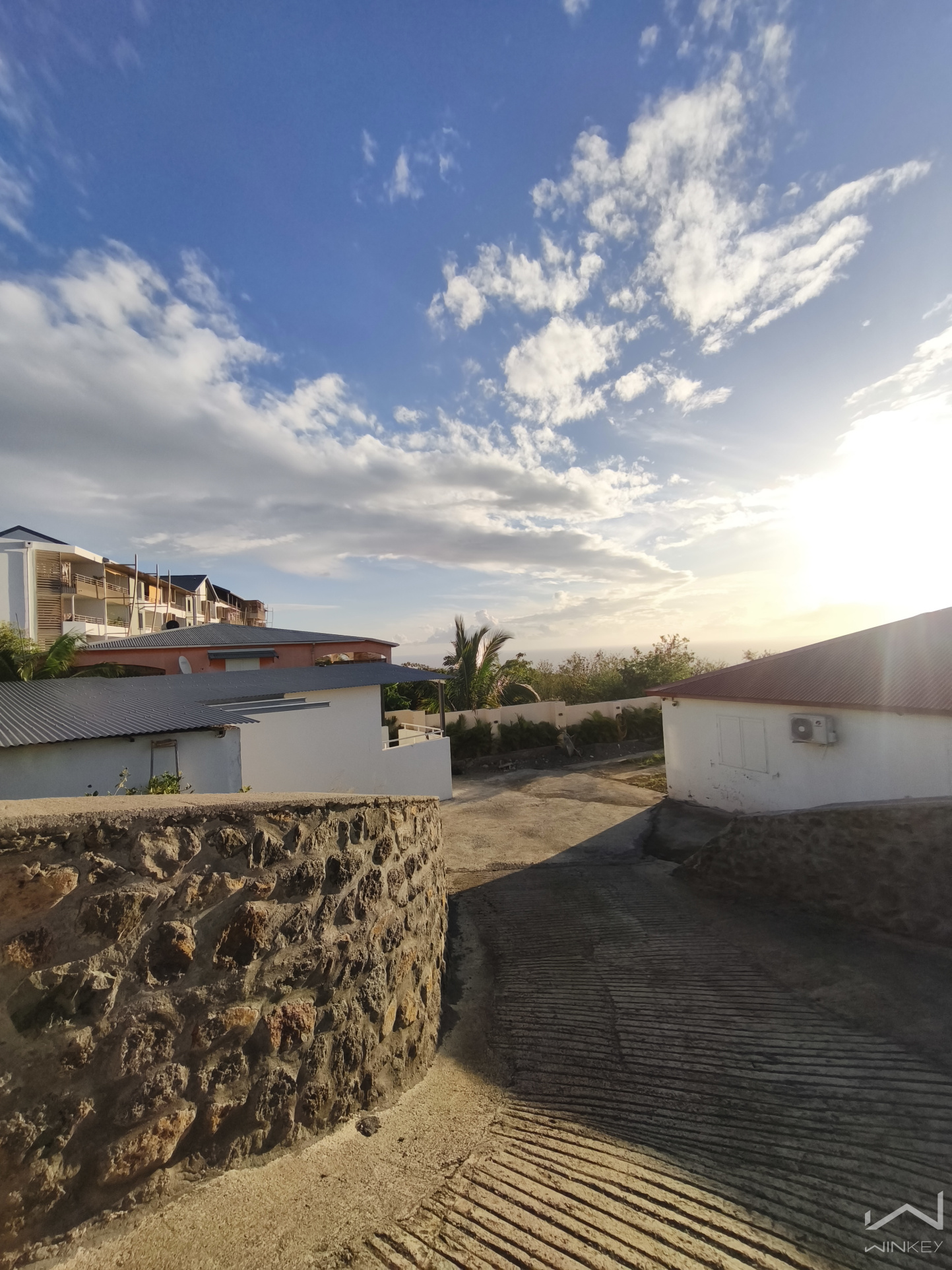 VILLA AVEC VUE MER PANORAMIQUE À 180° – PITON SAINT-LEU | WINKEY